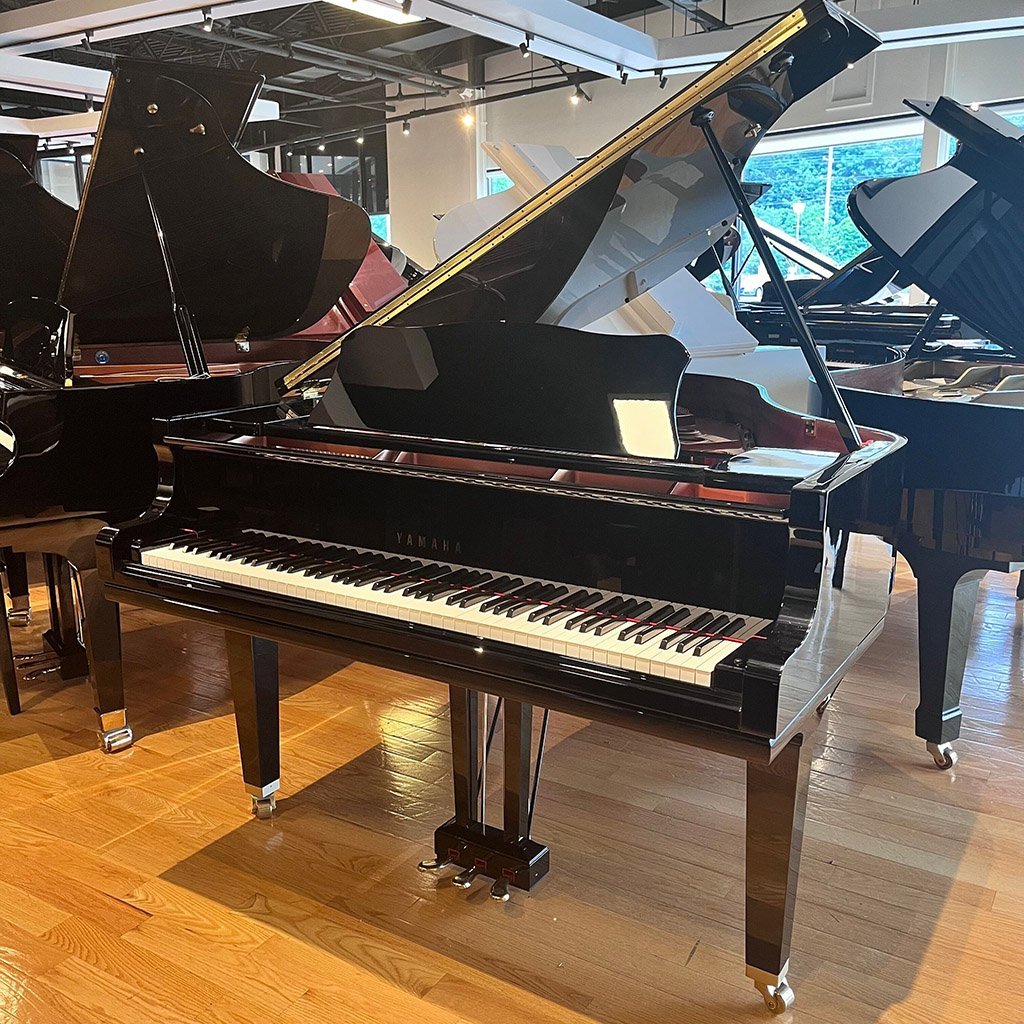 Yamaha Piano, Model GC2 PE Polished Ebony, 2016 | Faust Harrison Pianos