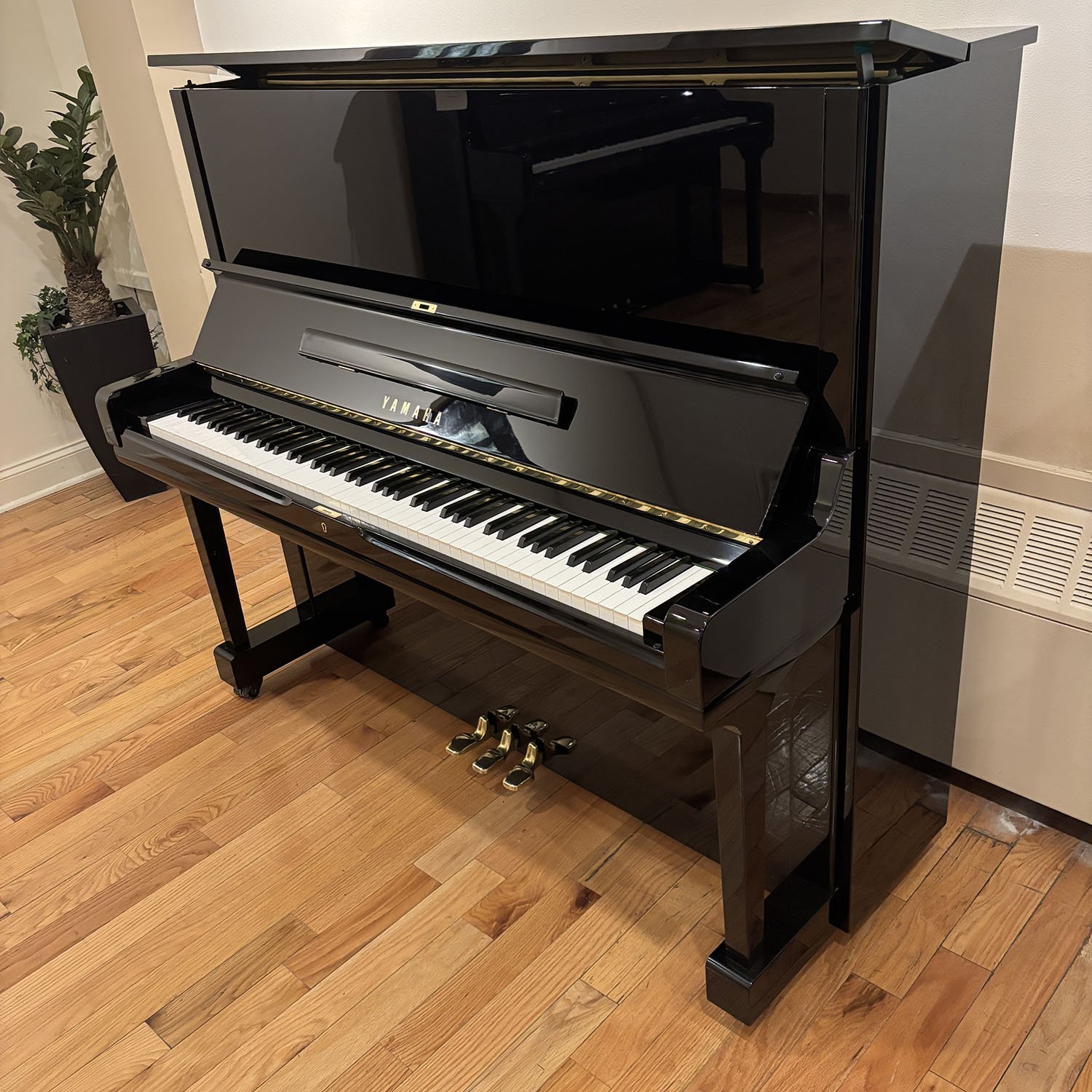 Yamaha Piano, Model U3AR Polished Ebony, 1987 | Faust Harrison Pianos