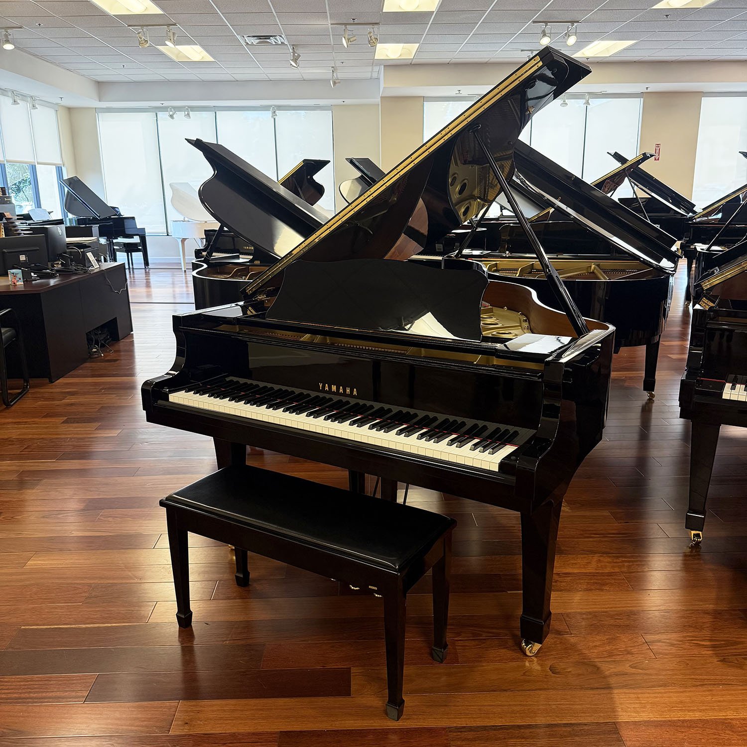 Yamaha Piano, Model G2F Polished Ebony, 1995 | Faust Harrison Pianos